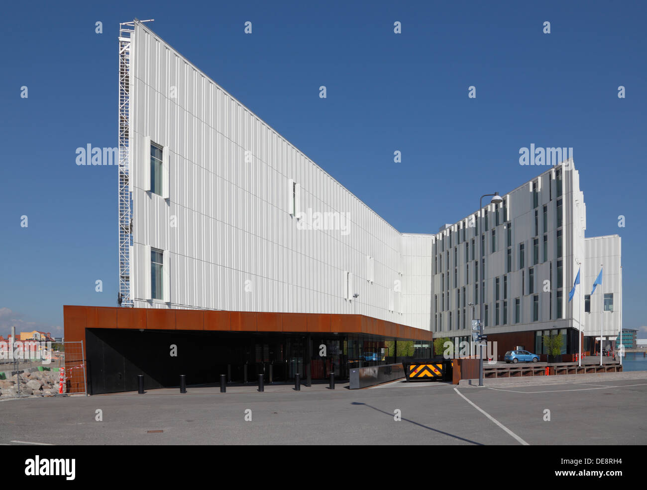 The new UN City at Marmormolen in the port of Copenhagen, a 45,000 m2 ...