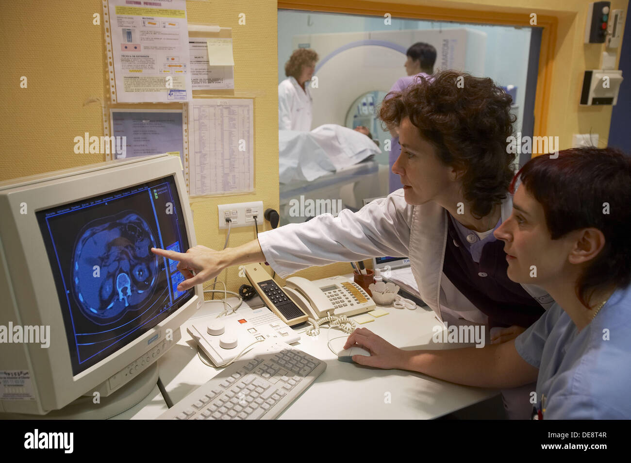 Computerized axial tomography scan hi-res stock photography and images ...