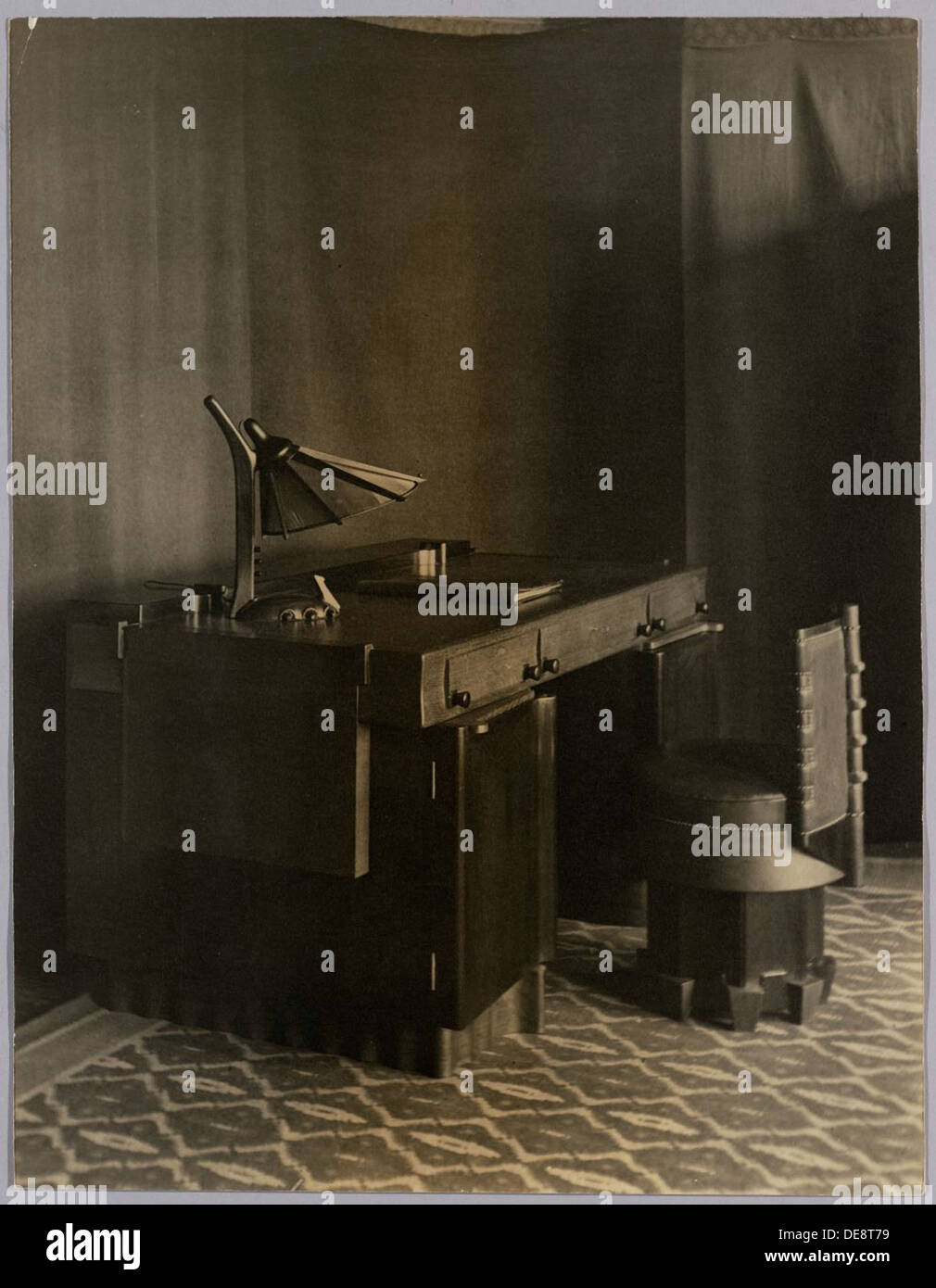 Writingtable hi-res stock photography and images - Alamy