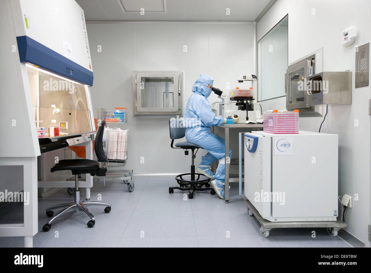Clean room cellerix hi-res stock photography and images - Alamy