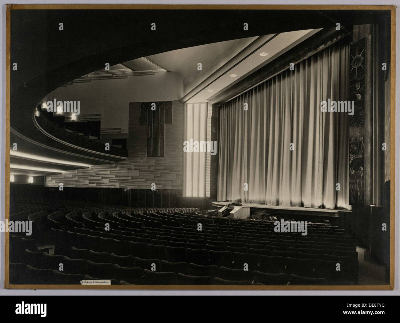 1930s movie theaters hi-res stock photography and images - Alamy