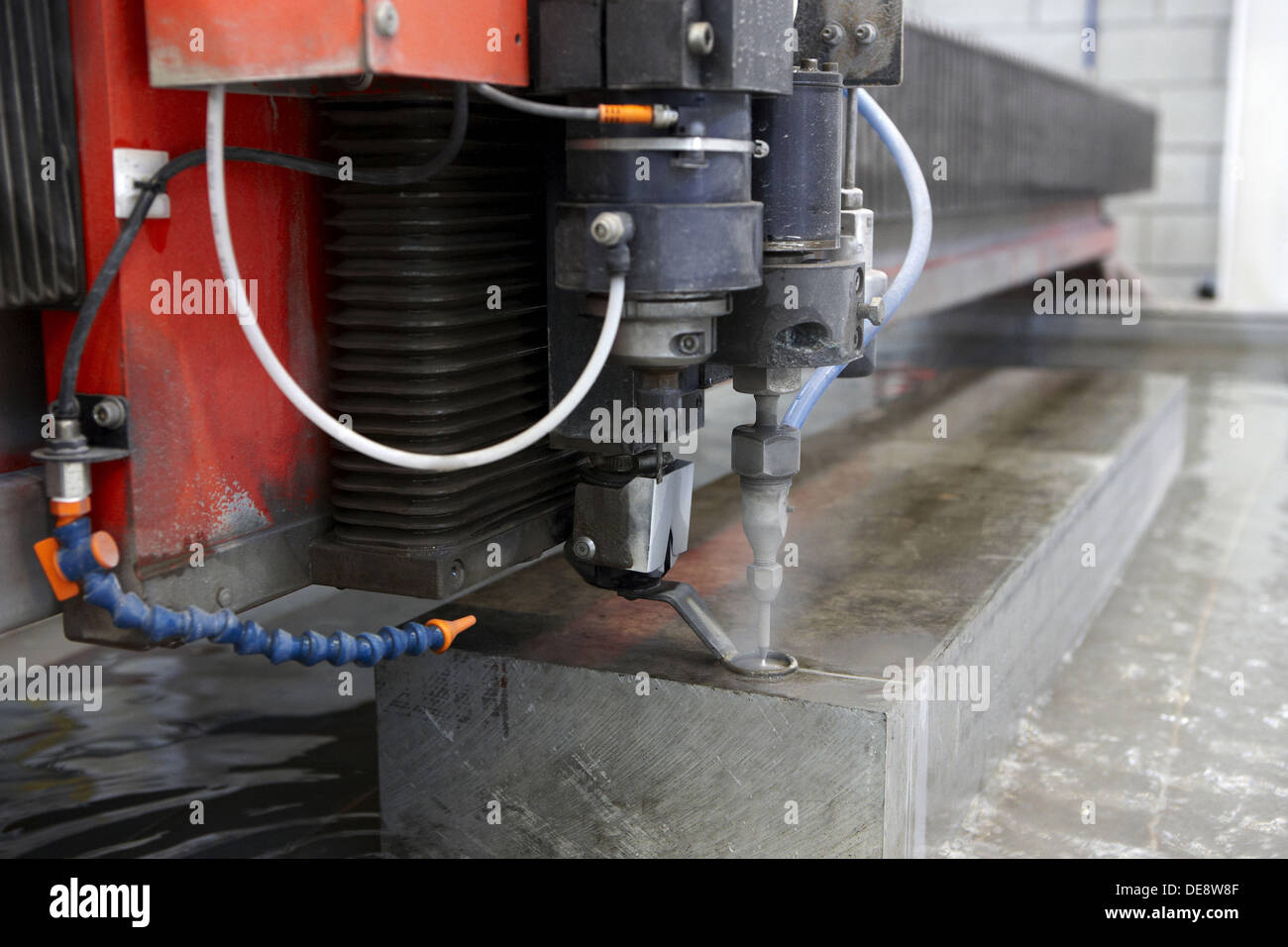 Waterjet cutting technology hi-res stock photography and images - Alamy