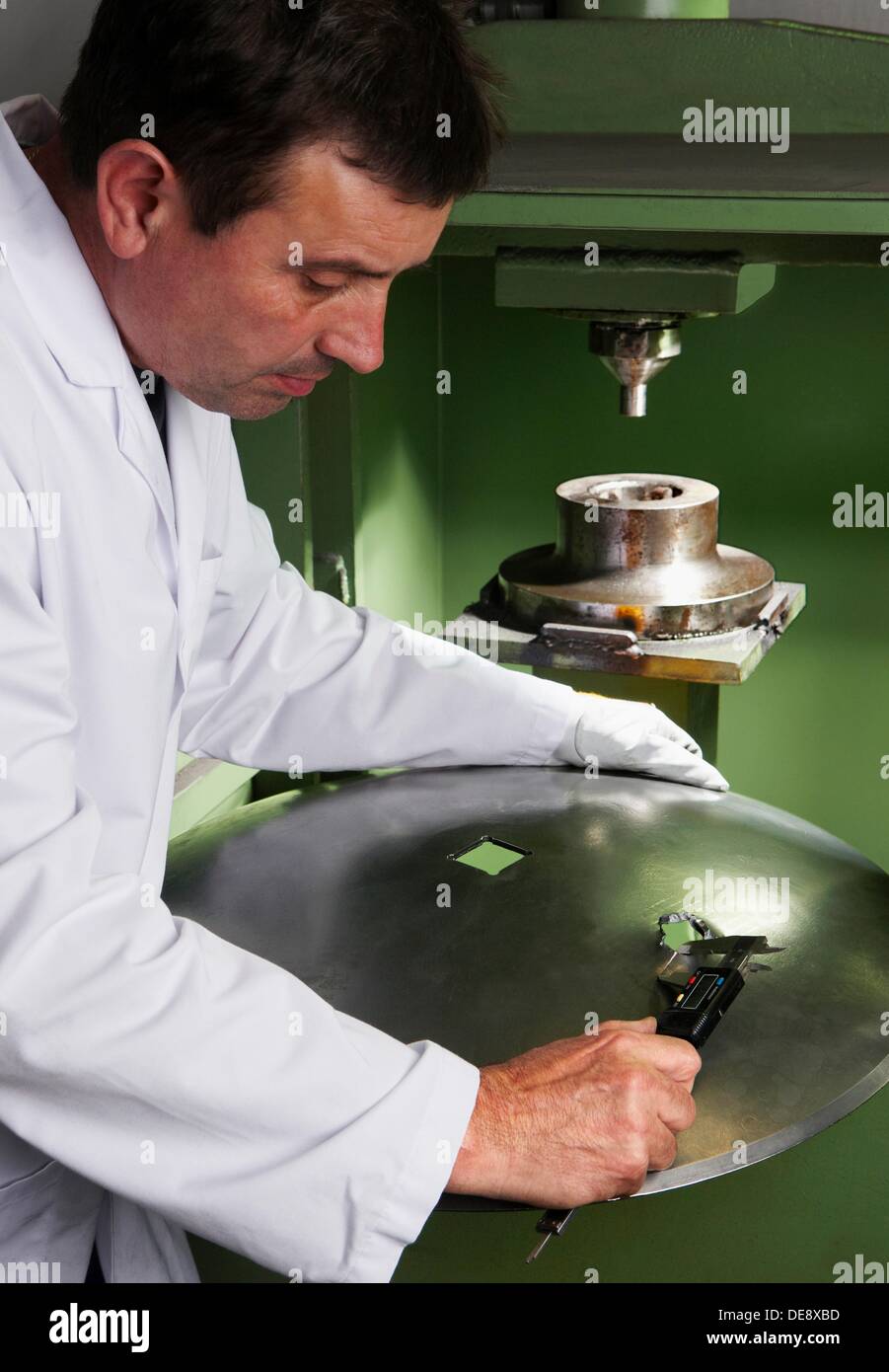 Metallurgy lab hi-res stock photography and images - Alamy