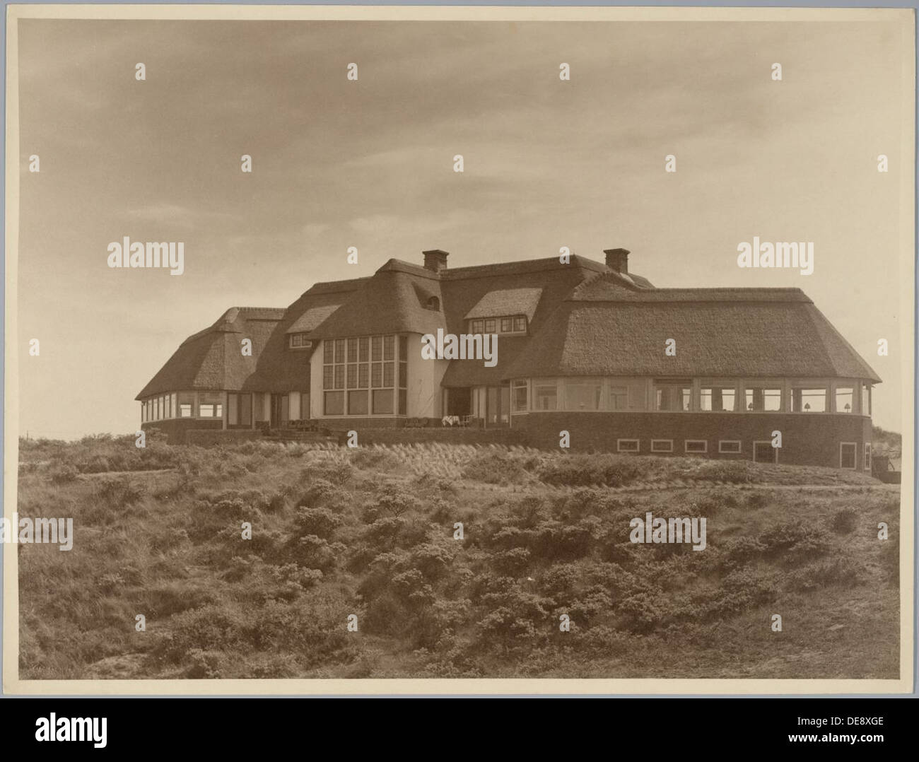 The Pavilion of the Kennemer Golf Club, built in the 1920s and 1930s ...