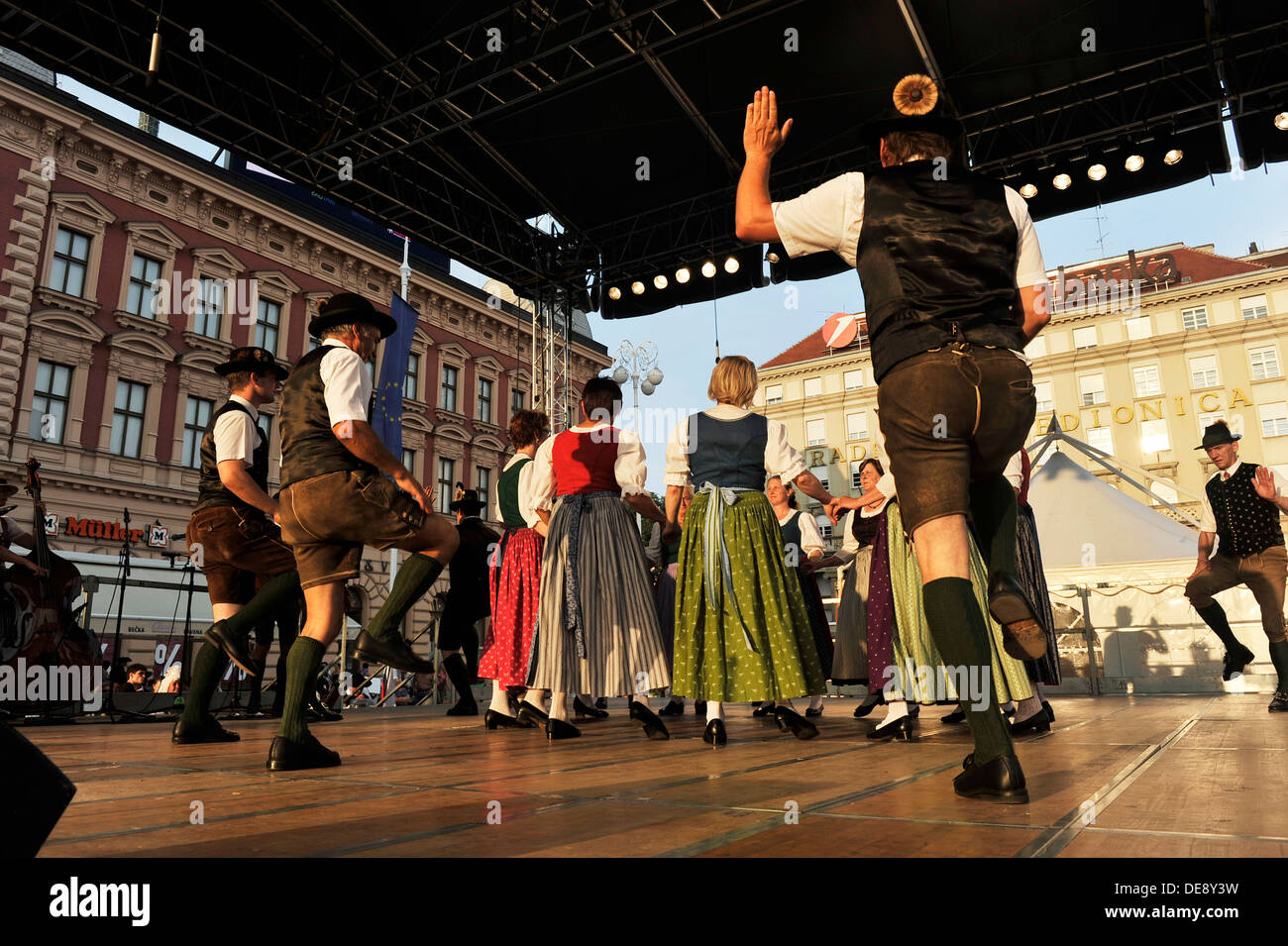 Folk dance austria hi-res stock photography and images - Alamy