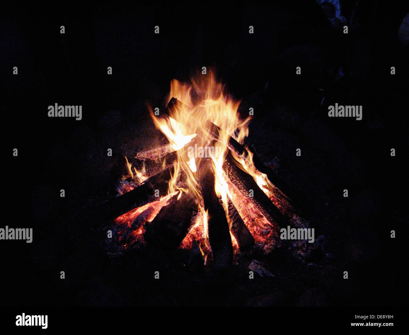 Flames night hi-res stock photography and images - Alamy