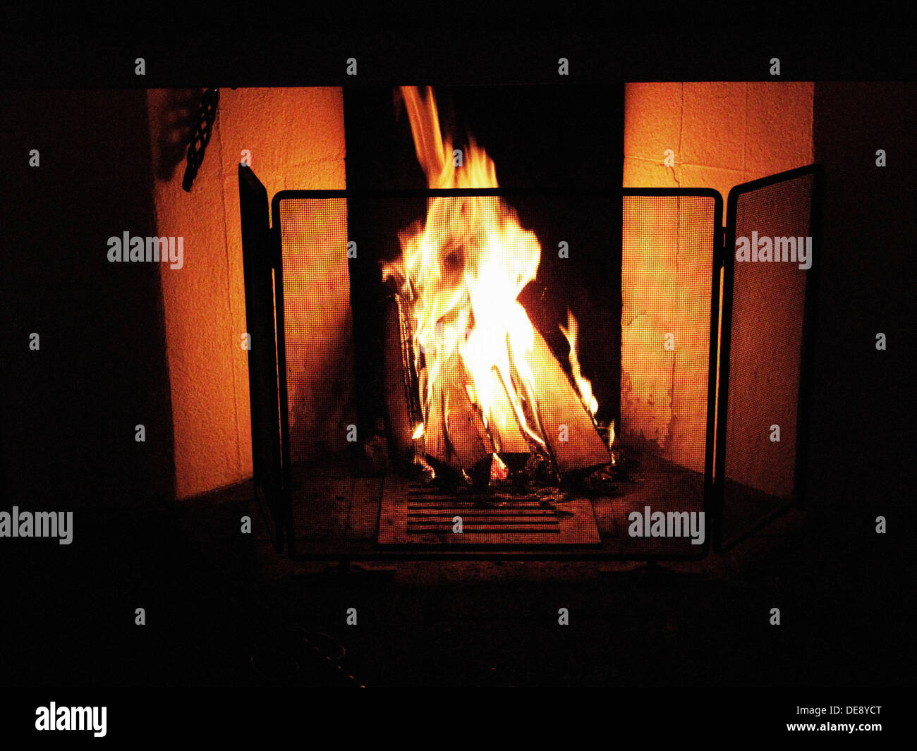 Hot fire flames heat warmth wood hi-res stock photography and images ...