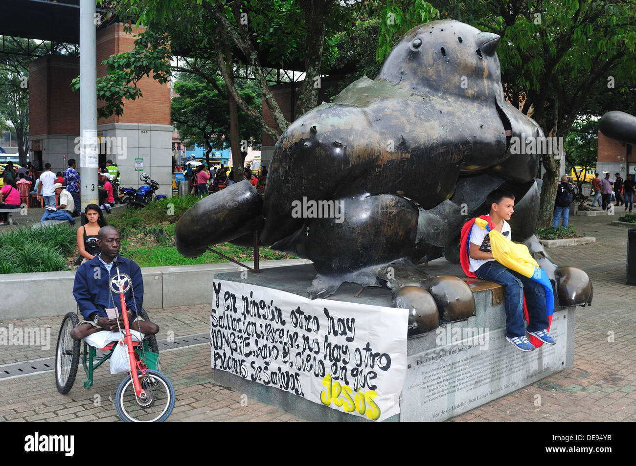 Fernando botero bronze sculptures hi-res stock photography and images ...