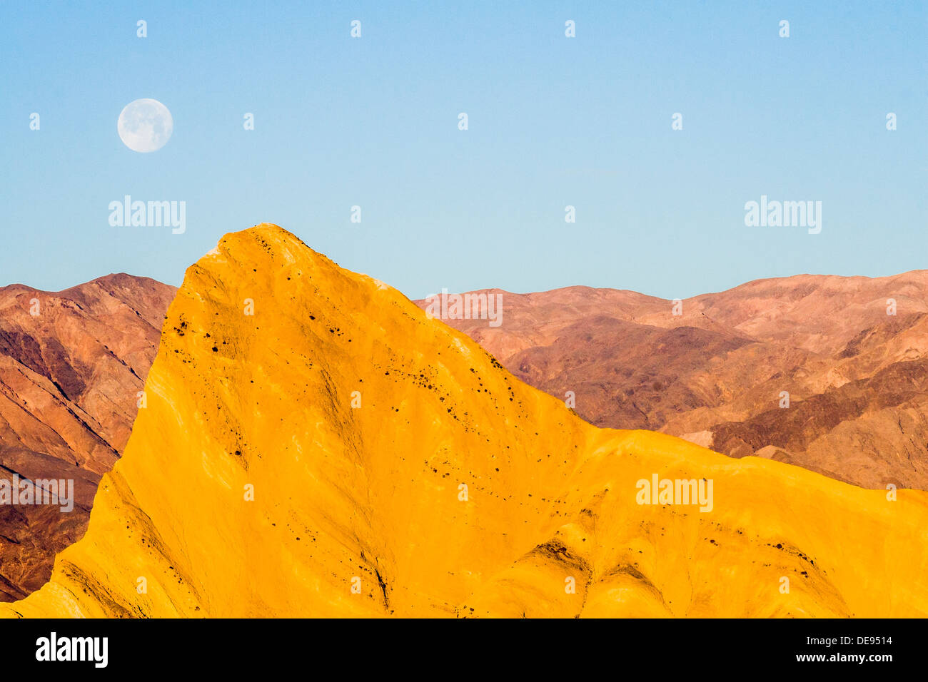 Manly Beacon peak and full moon in morning light just after sunrise ...