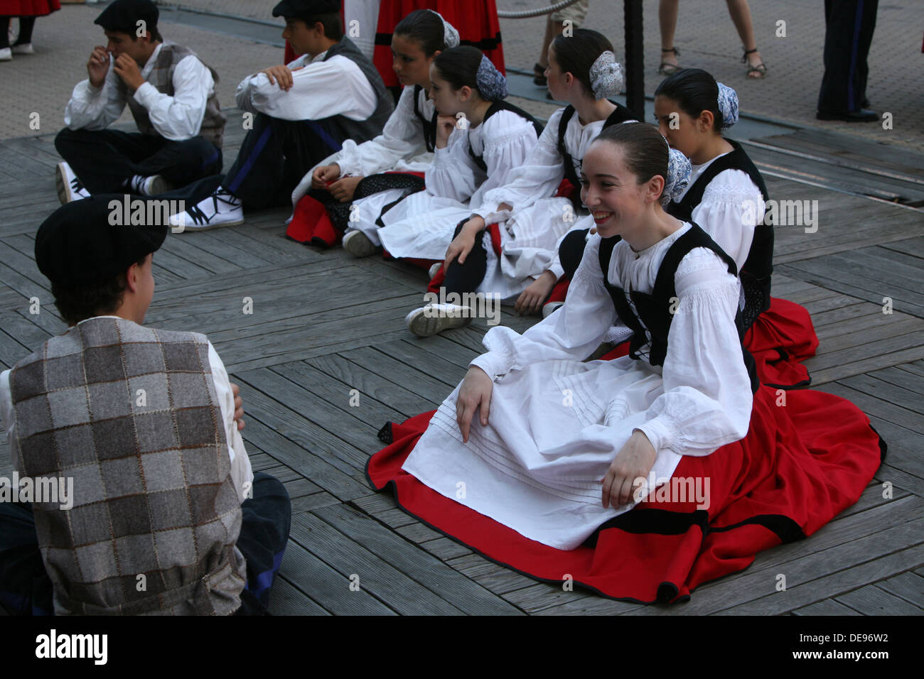 Basque traditional costume hi-res stock photography and images - Alamy
