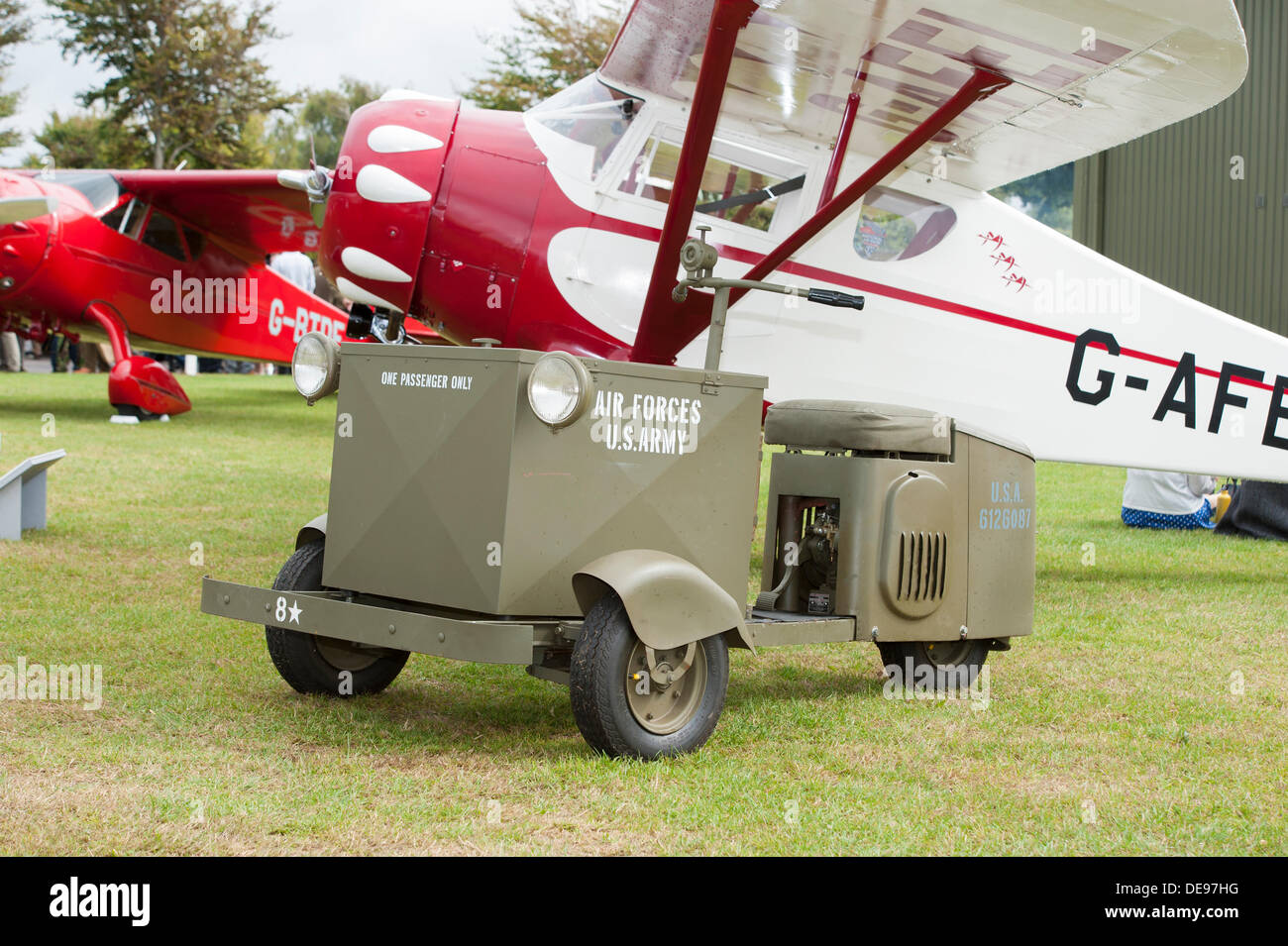 Cushman scooter hi-res stock photography and images - Alamy