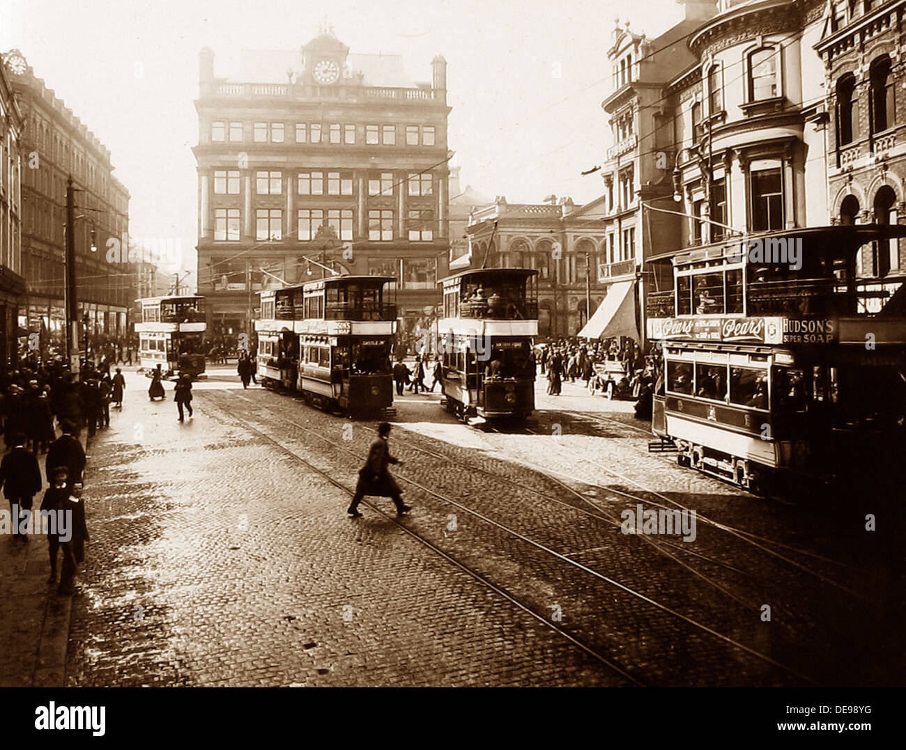 Belfast 1920s hi-res stock photography and images - Alamy