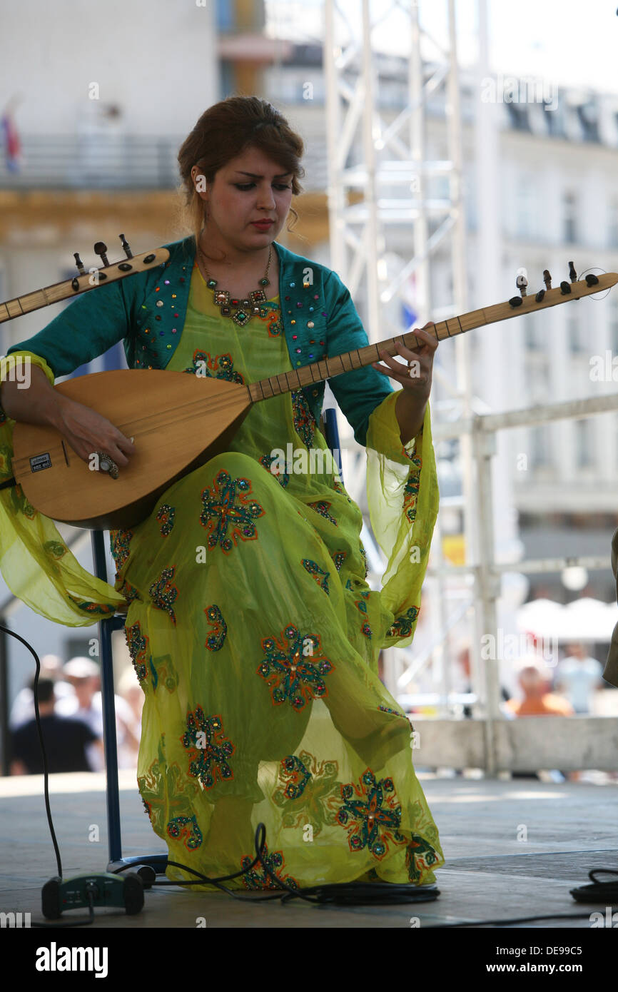 Ethnic groups in iraq hi-res stock photography and images - Alamy