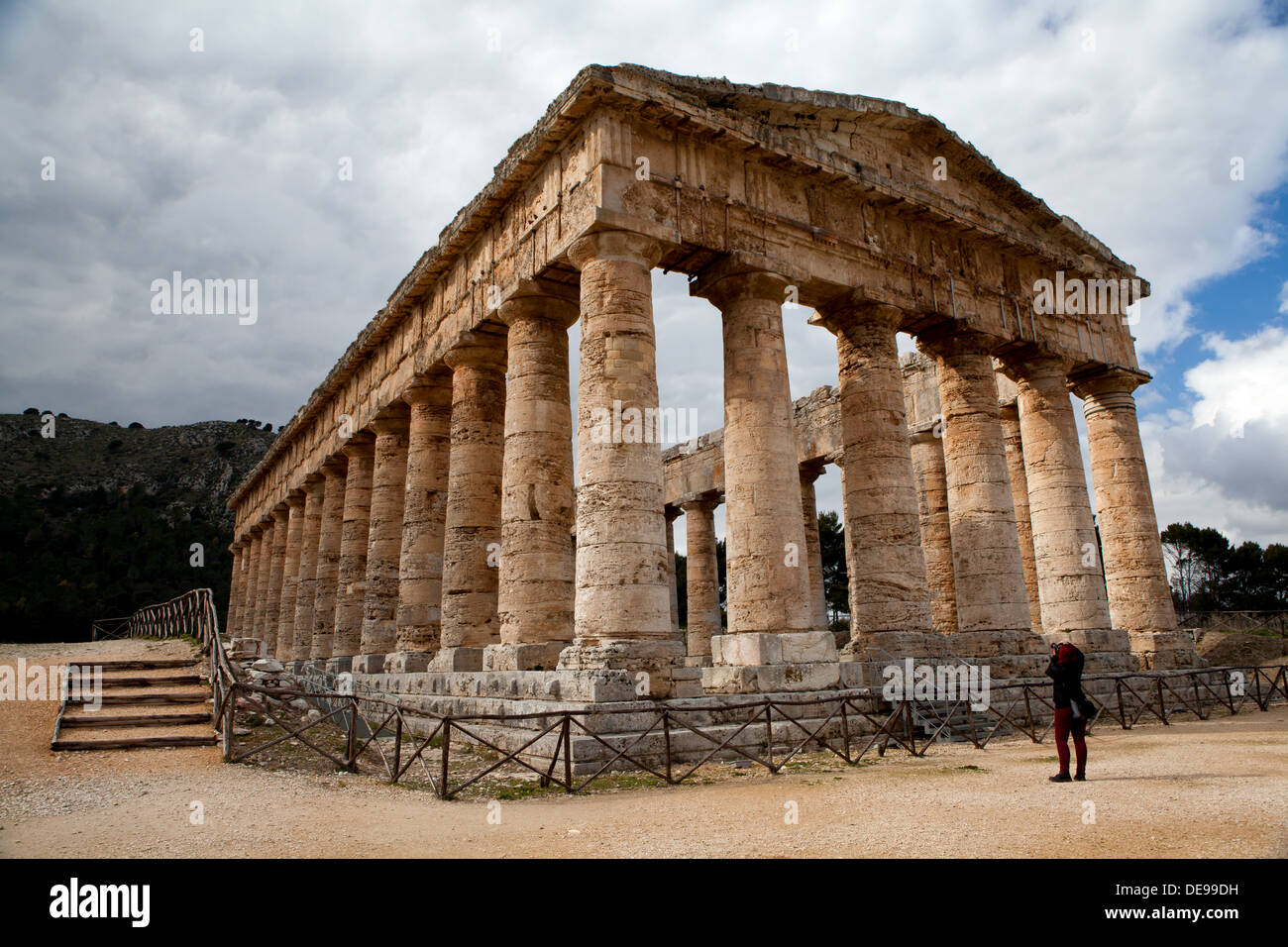 The Greek Temple of Segesta in the Province of Trapani, Sicily Stock ...
