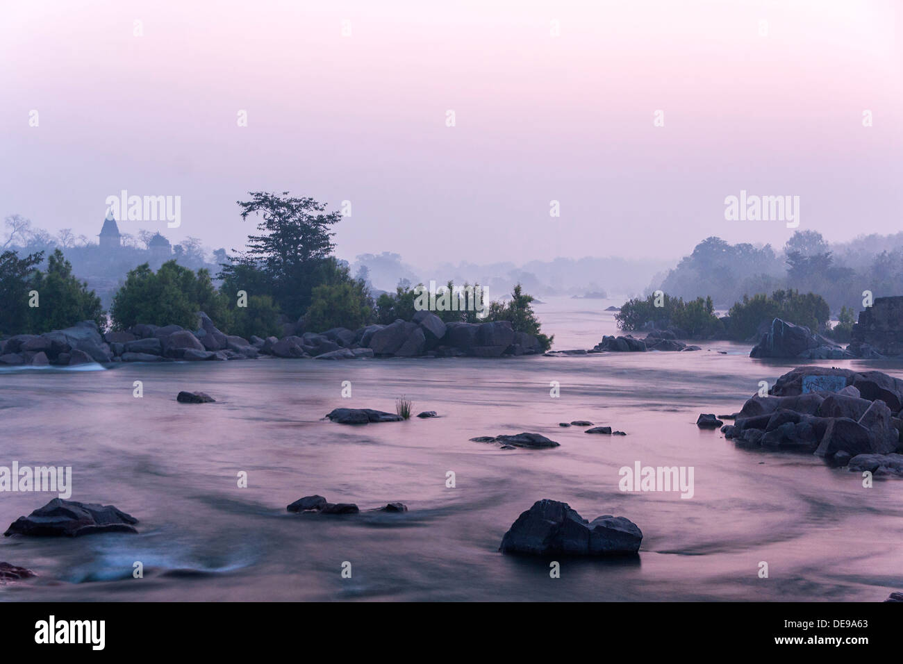 Orchha river hi-res stock photography and images - Alamy