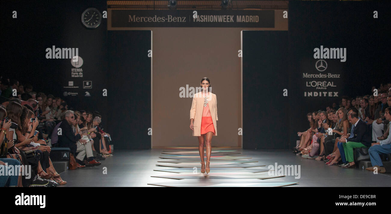 Madrid, Spain. 13th Sep, 2013. Models pose on the catwalk at the ...