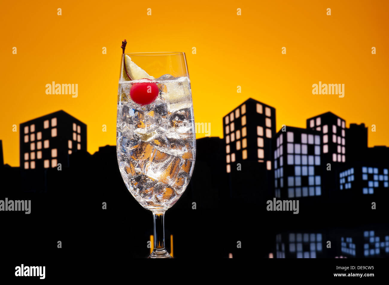 Metropolis tom collins or Gin Tonic cocktail cocktail in city skyline ...
