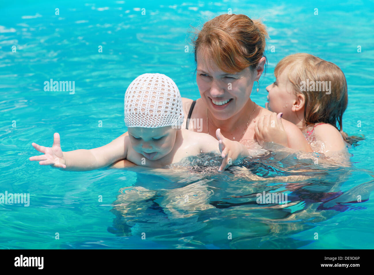 Family sea swim hi-res stock photography and images - Alamy