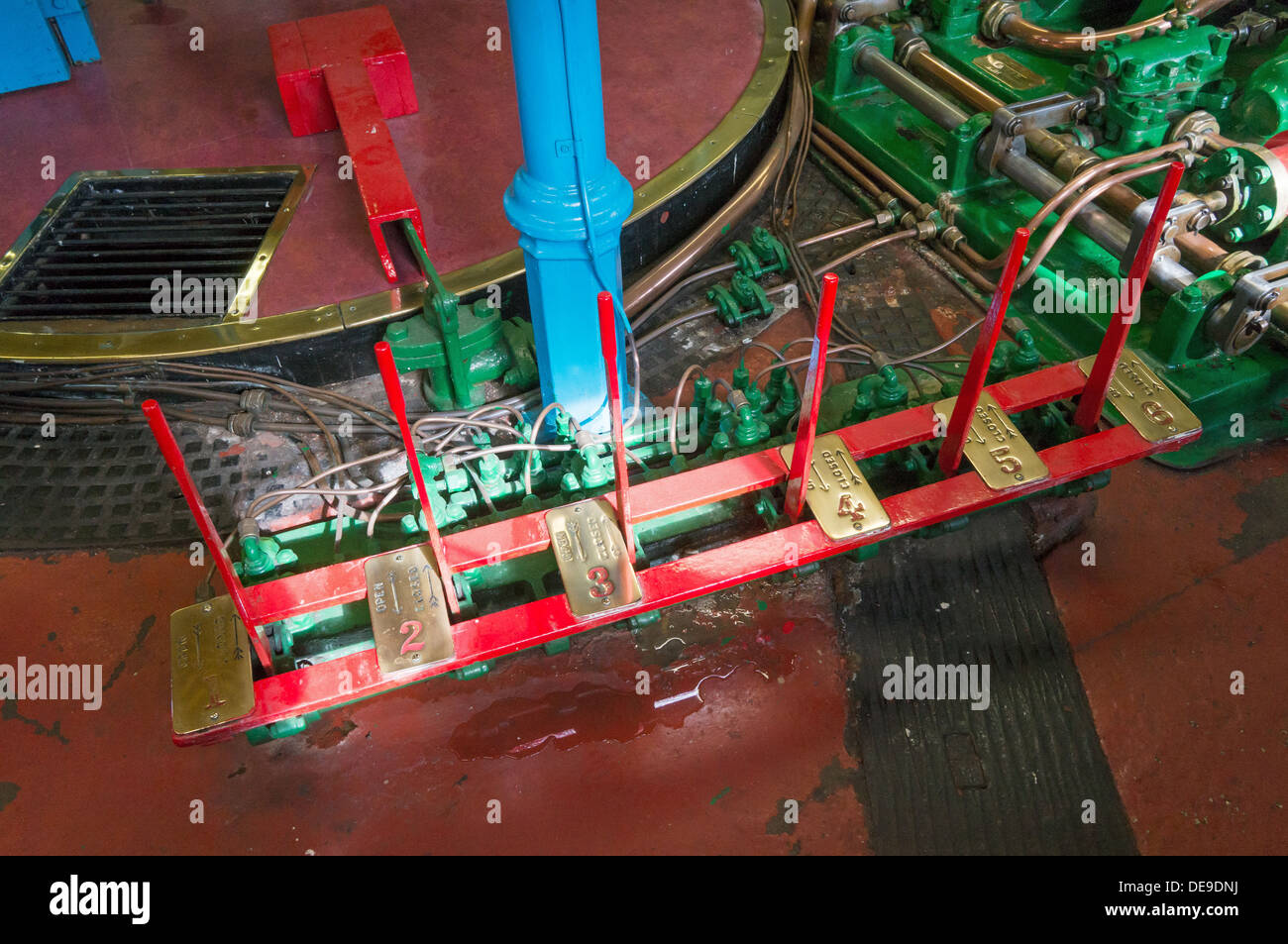 Control valves for the hydraulic machinery of the Swing Bridge over the ...