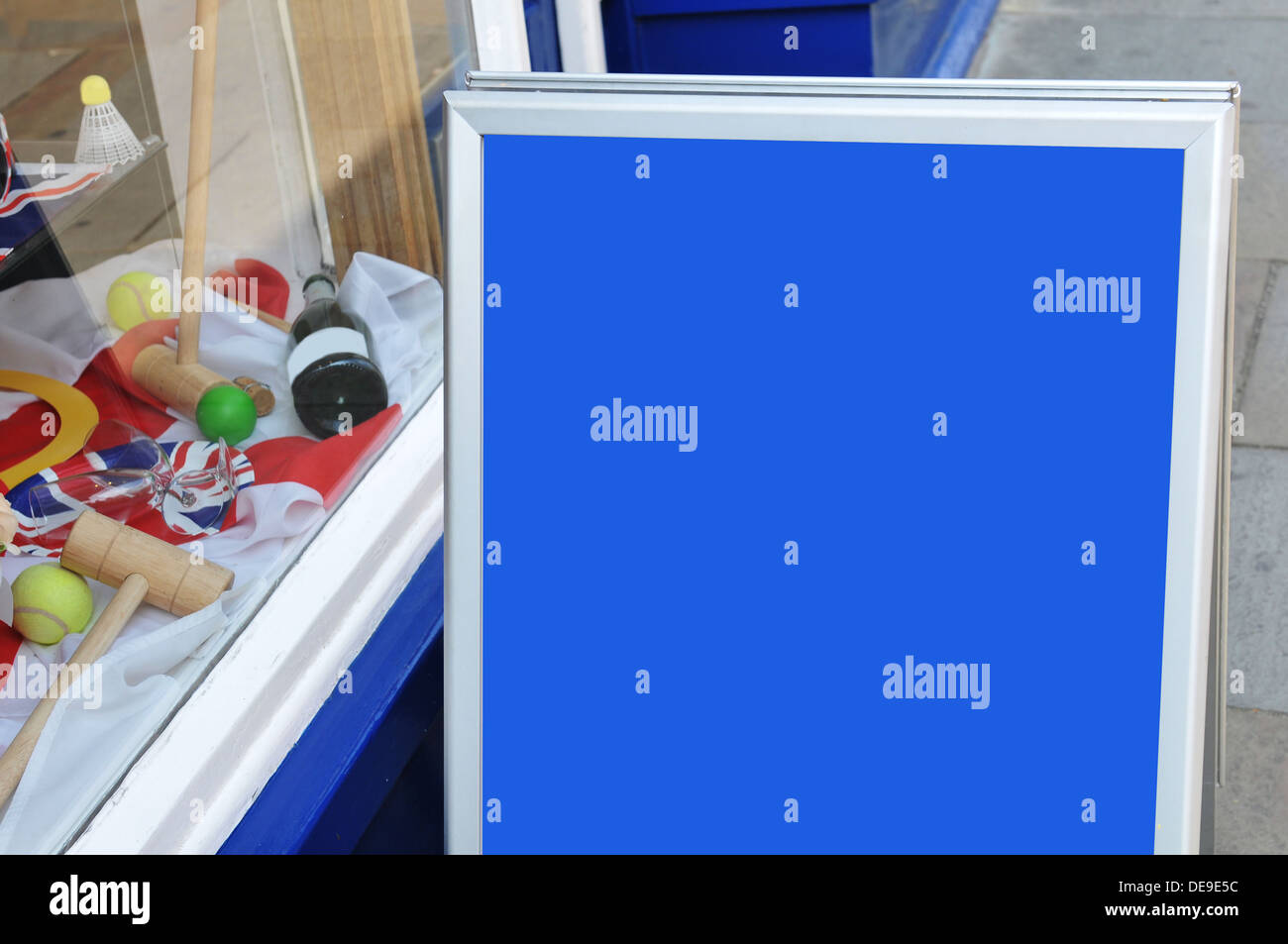 Promotions shop signs hi-res stock photography and images - Alamy