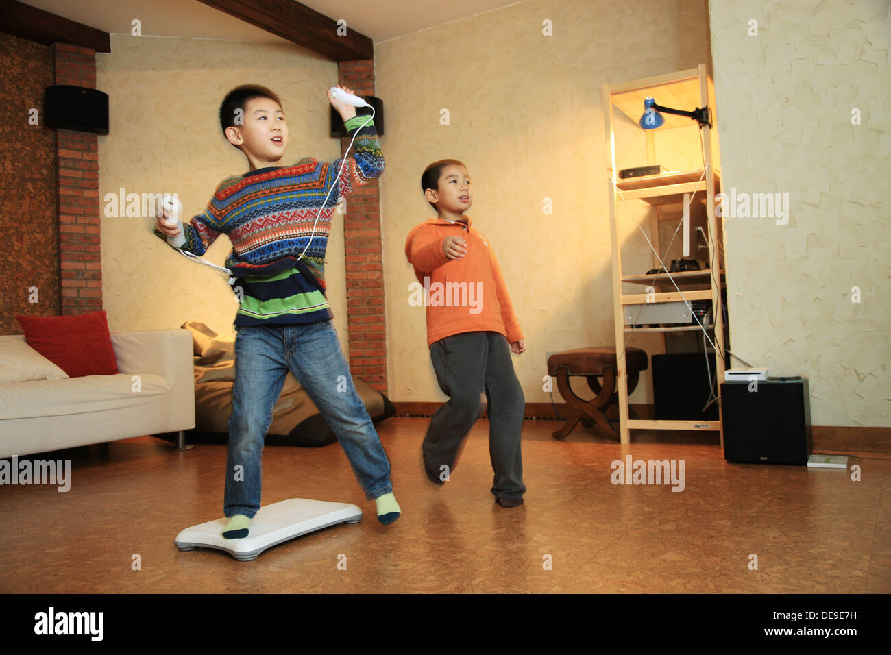 Two dancing chinese boys hi-res stock photography and images - Alamy