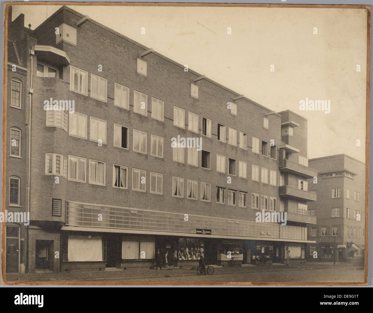 Modernist 1930s architecture hi-res stock photography and images - Alamy