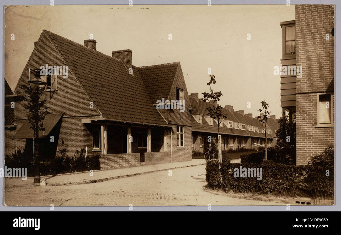 The Vreewijk Garden City housing project, built in the 1920s-1930s ...