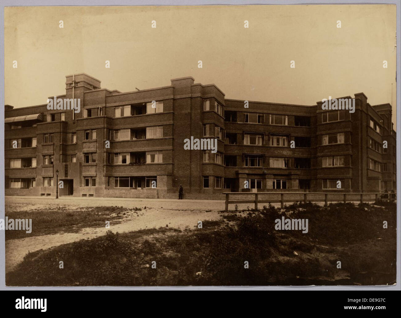 Council housing 1920s hi-res stock photography and images - Alamy