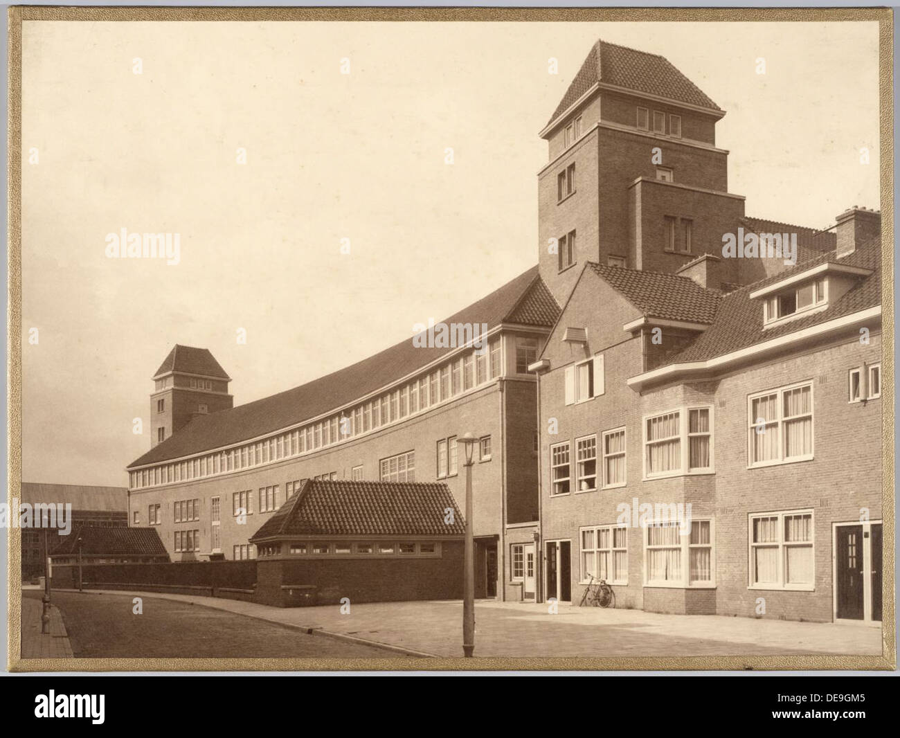 Amsterdam school's architecture hi-res stock photography and images - Alamy