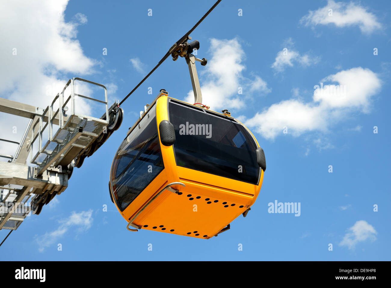 modern cable car with advanced technology from high mountain Stock ...