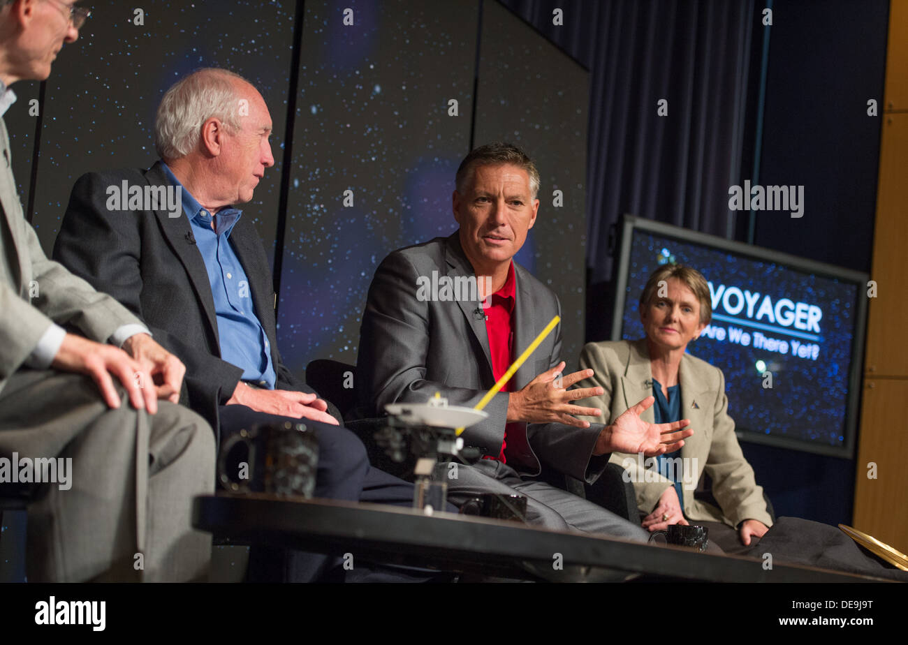 Interstellar space hi-res stock photography and images - Alamy