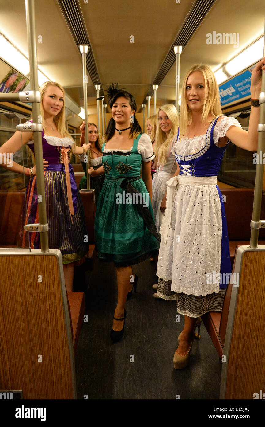 Exclusive models hi-res stock photography and images - Alamy