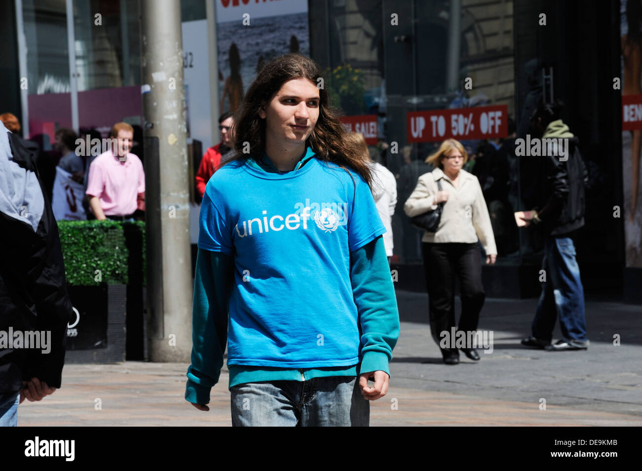 Charity muggers hi-res stock photography and images - Alamy