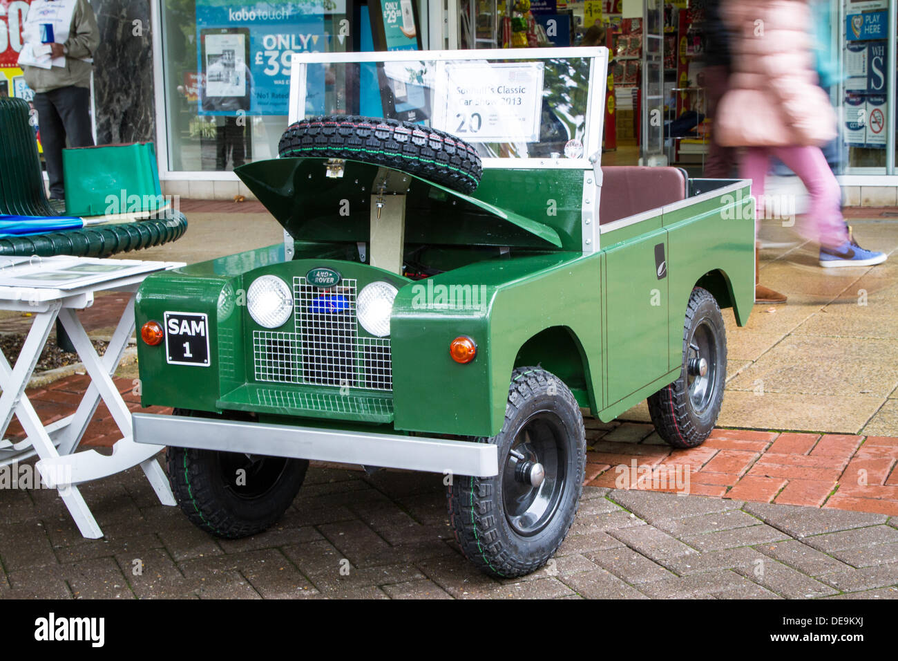Solihull, UK . 14th Sep, 2013. Classic car show in Mell Square in ...