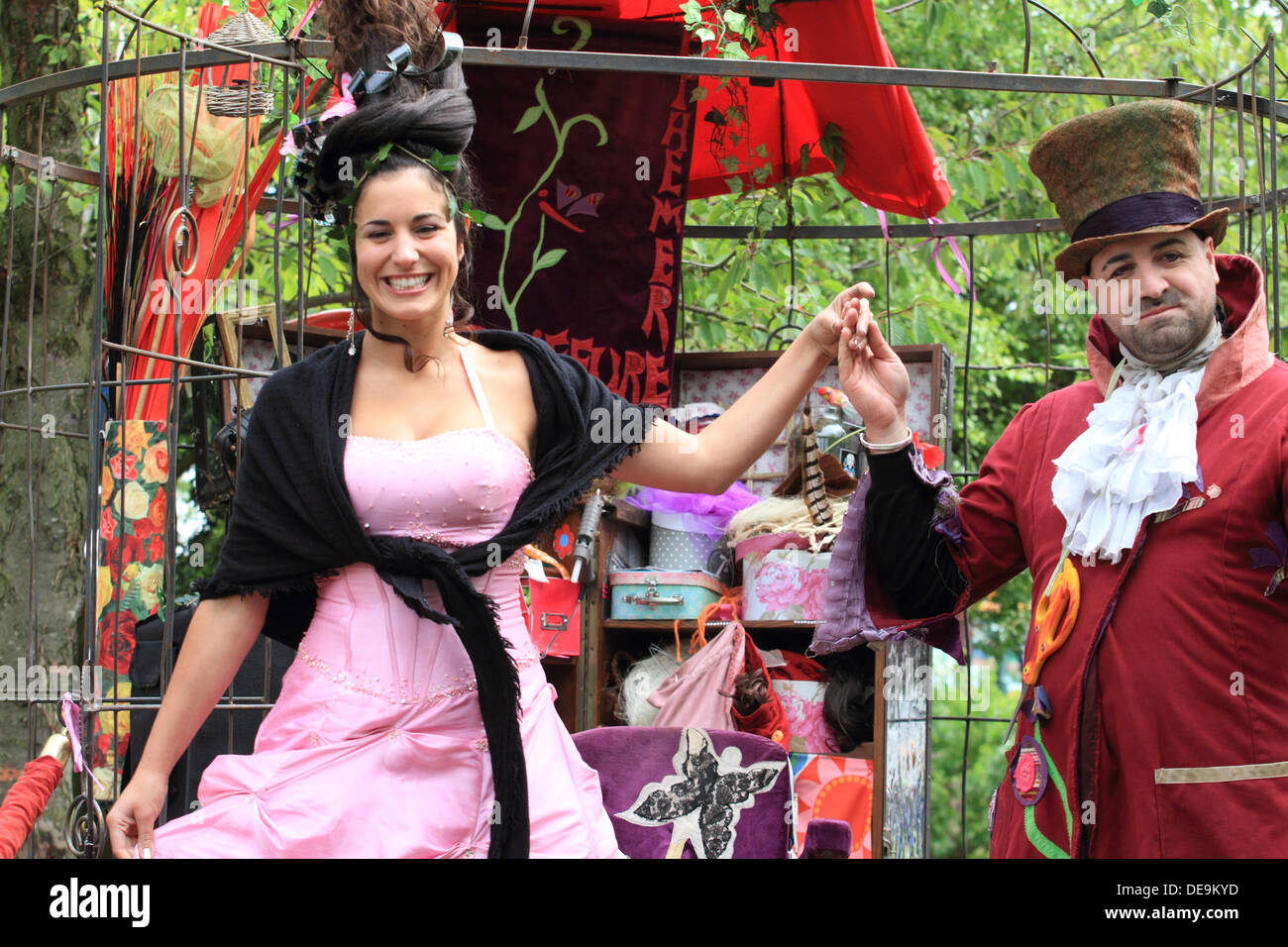 Christophe Pavia hair stylist Mysterieuses coiffures, outdoor event ...