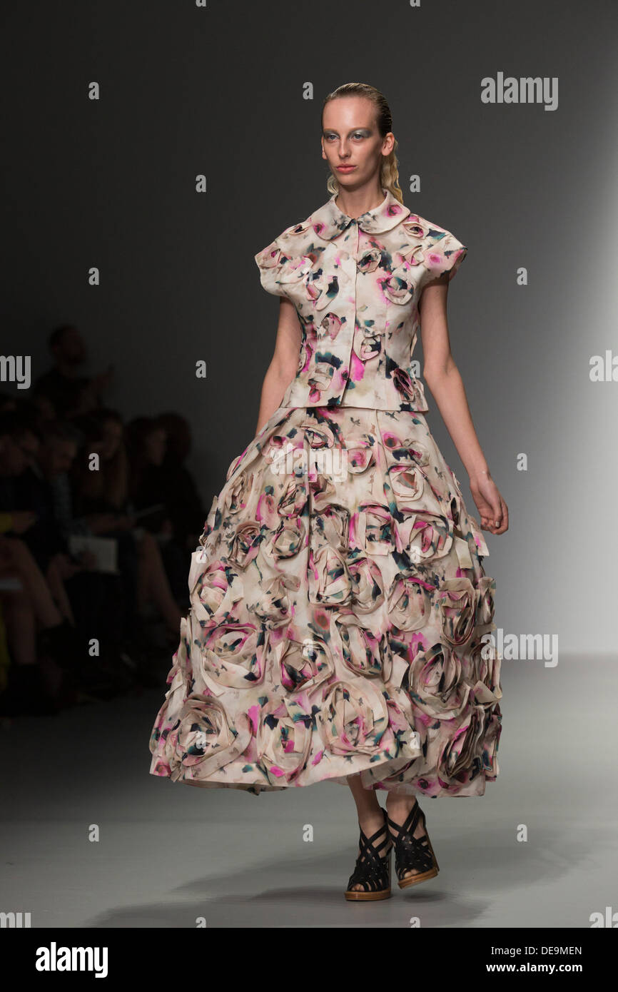 John rocha dress hi-res stock photography and images - Alamy