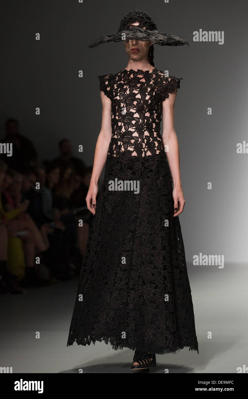 John rocha dress hi-res stock photography and images - Alamy