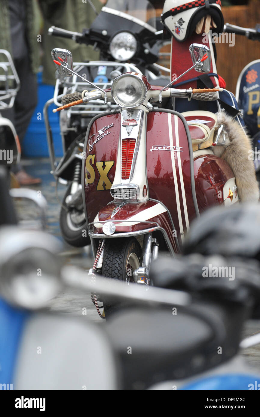 1960s mod scooters hi-res stock photography and images - Alamy
