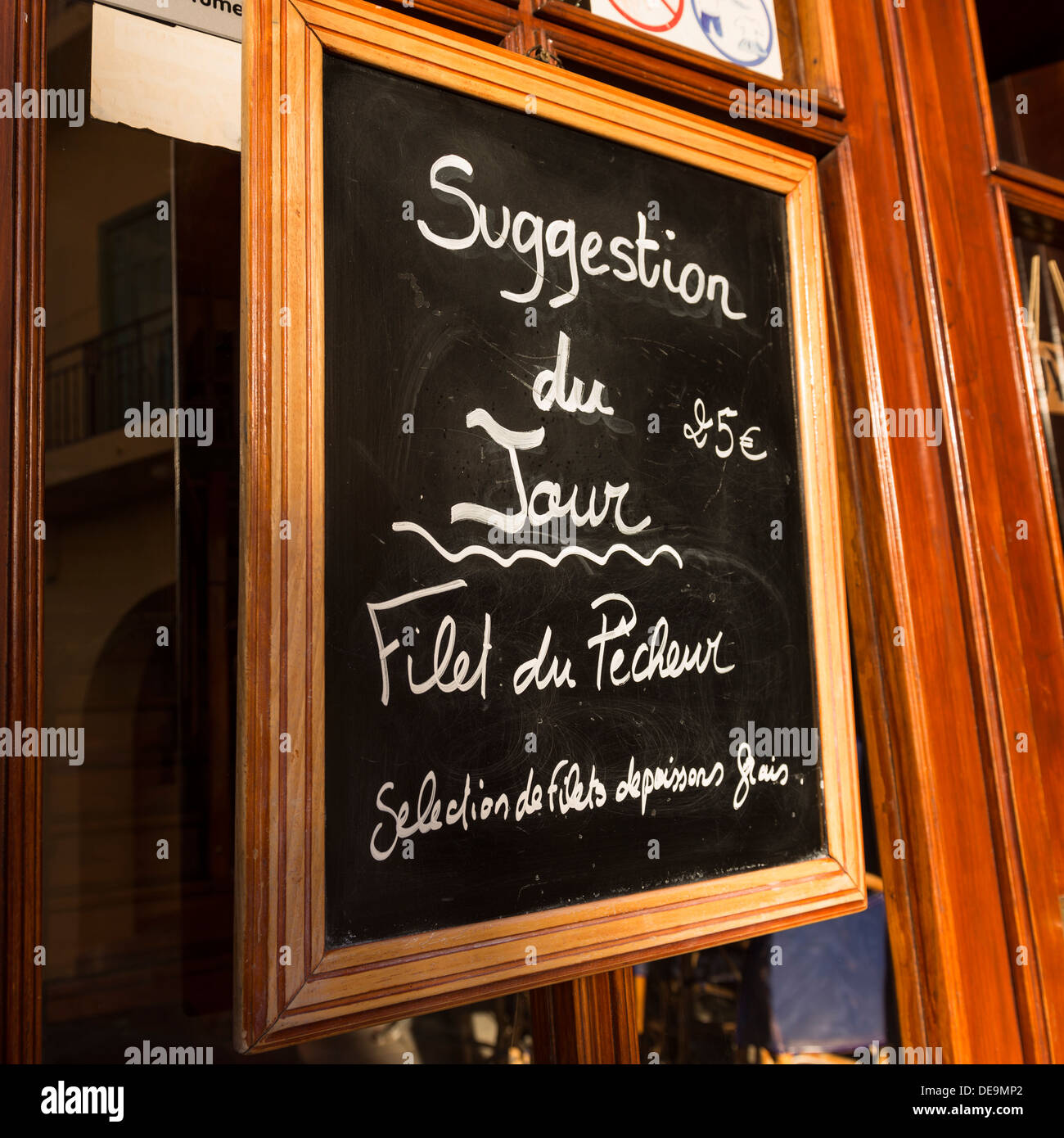 Handwritten restaurant menu board france hi-res stock photography and ...