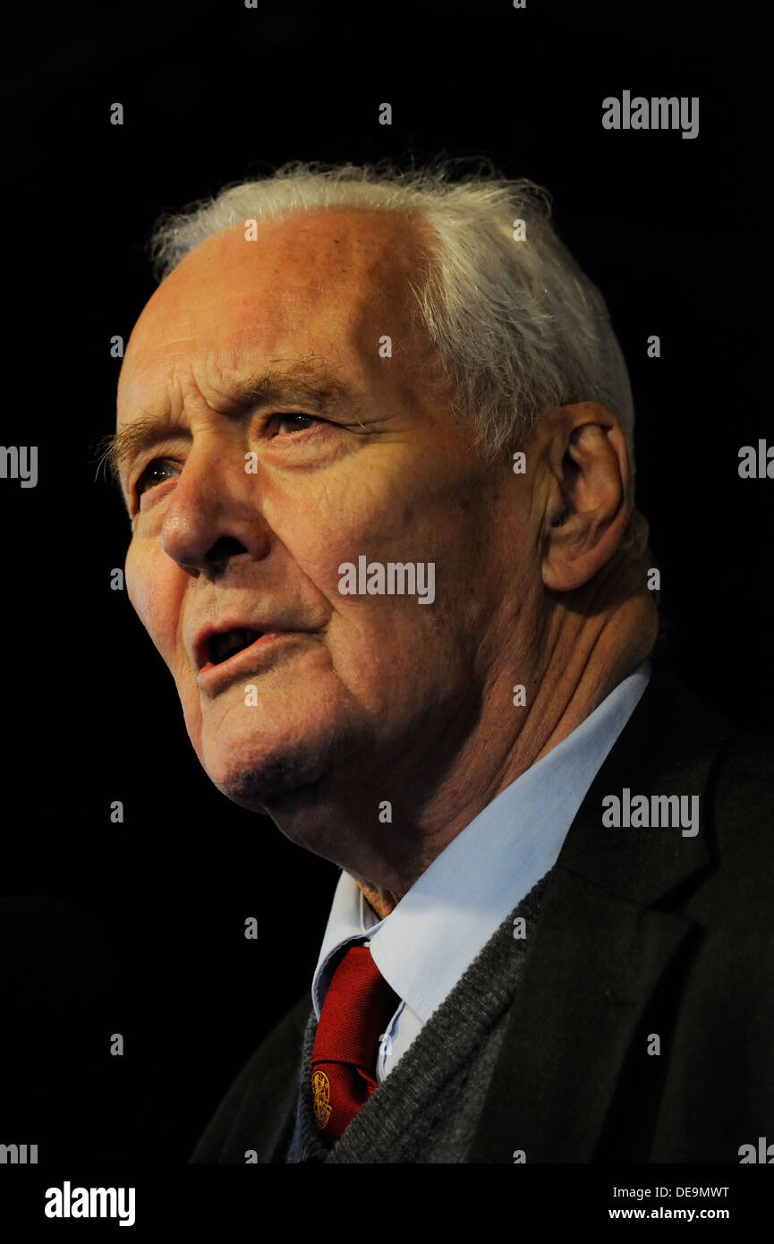 Tony benn speaker hi-res stock photography and images - Alamy