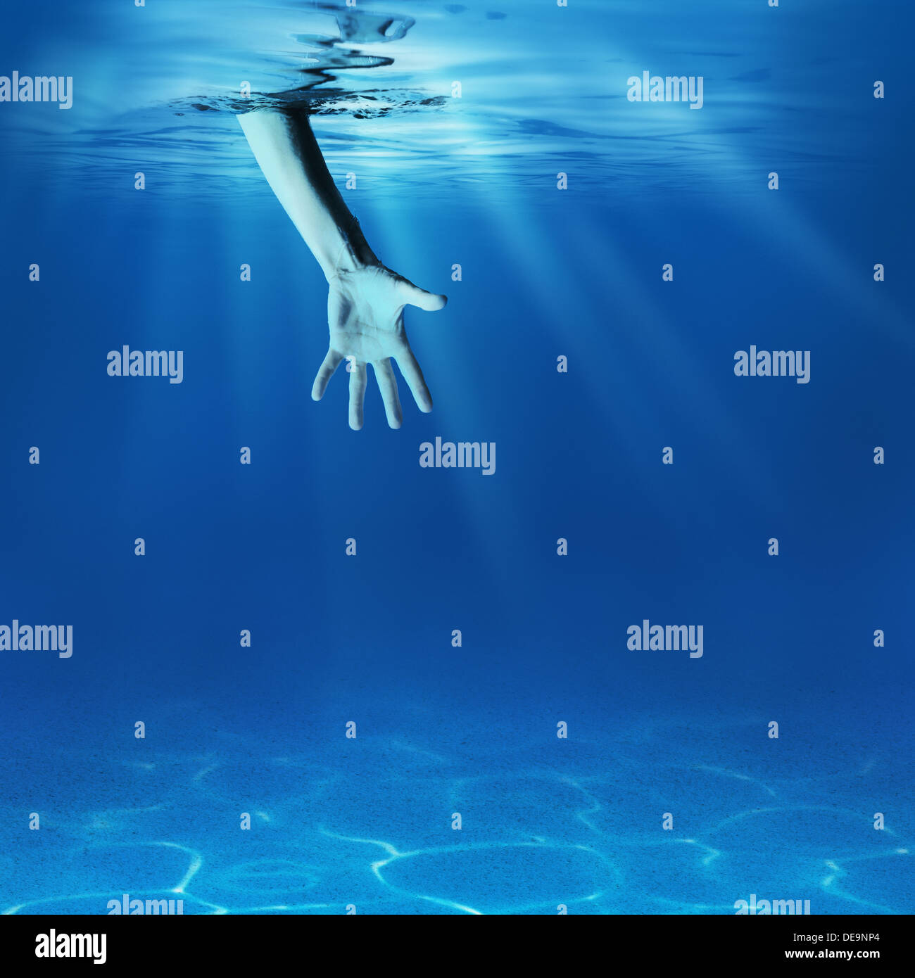 Problem solving concept. Giving helping hand in sea underwater Stock ...