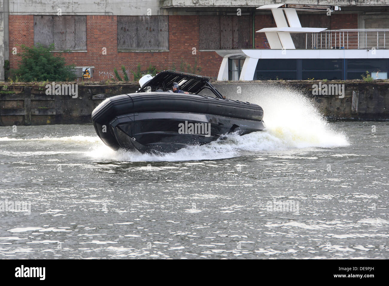 Zodiac Interceptor. Hurricane MACH II (Military Air Channeled Hull II ...
