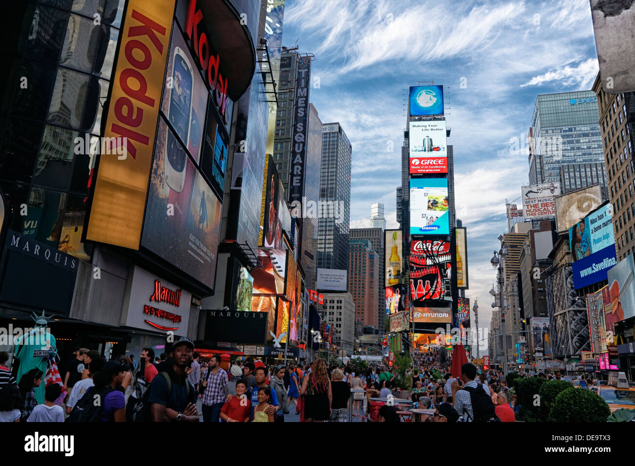 11 times square hi-res stock photography and images - Alamy
