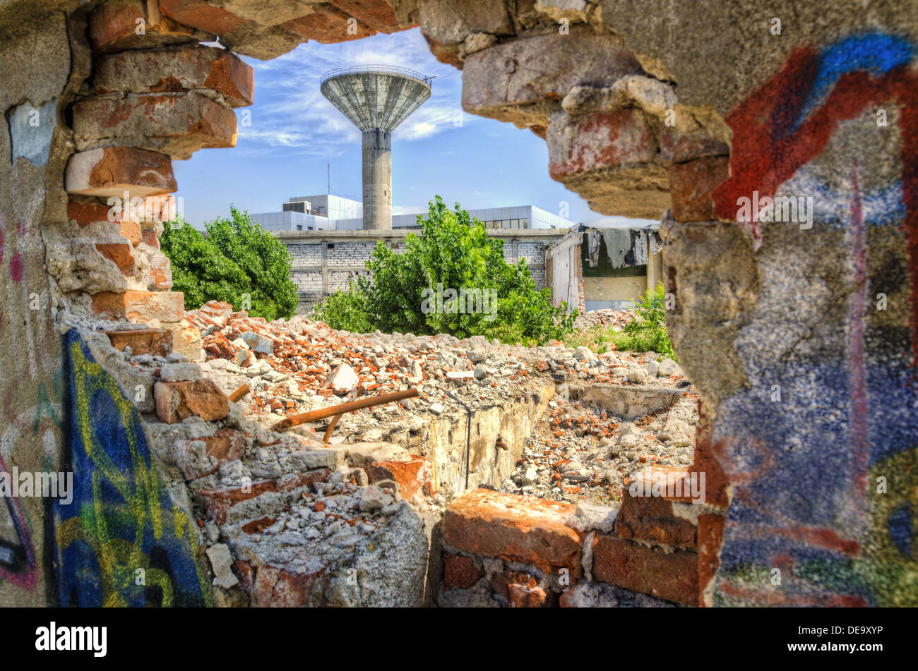 Demolished wall hi-res stock photography and images - Alamy