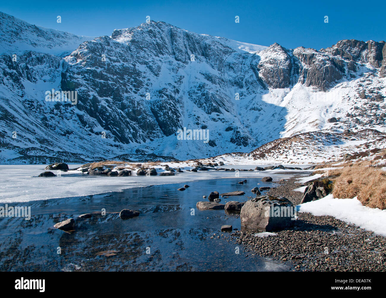 Llyn Idwal in Winter backed by The Devils Kitchen and Glyder Fawr, Cwm ...