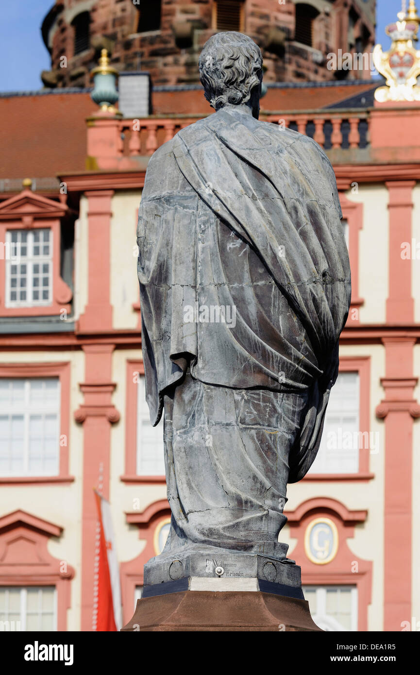 Munument Graf Franz I in front of castle of Erbach Erbach, Forest of ...
