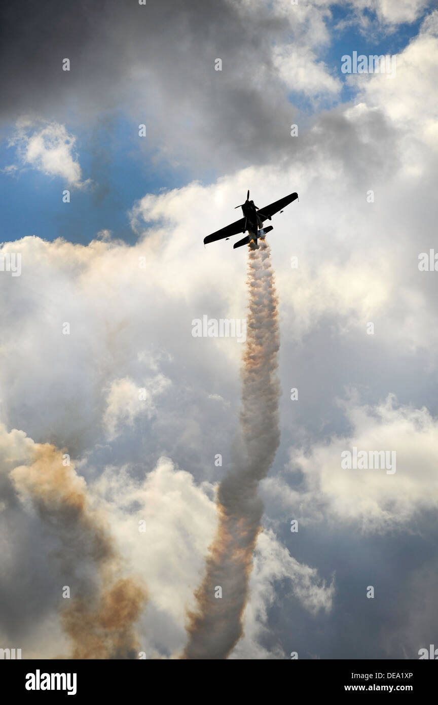Airplane smoke trail hi-res stock photography and images - Alamy