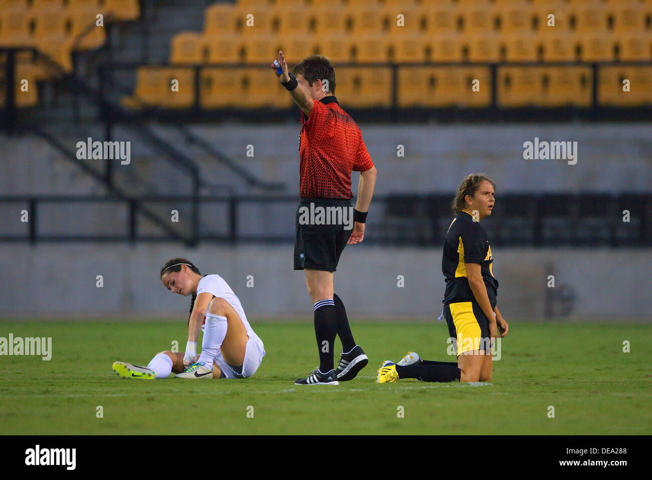 Soccer referee call hi-res stock photography and images - Alamy