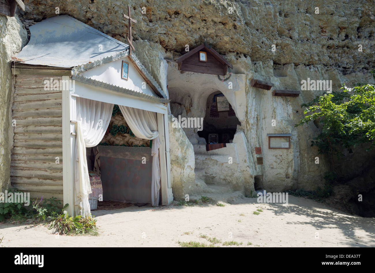 Former caves hi-res stock photography and images - Alamy