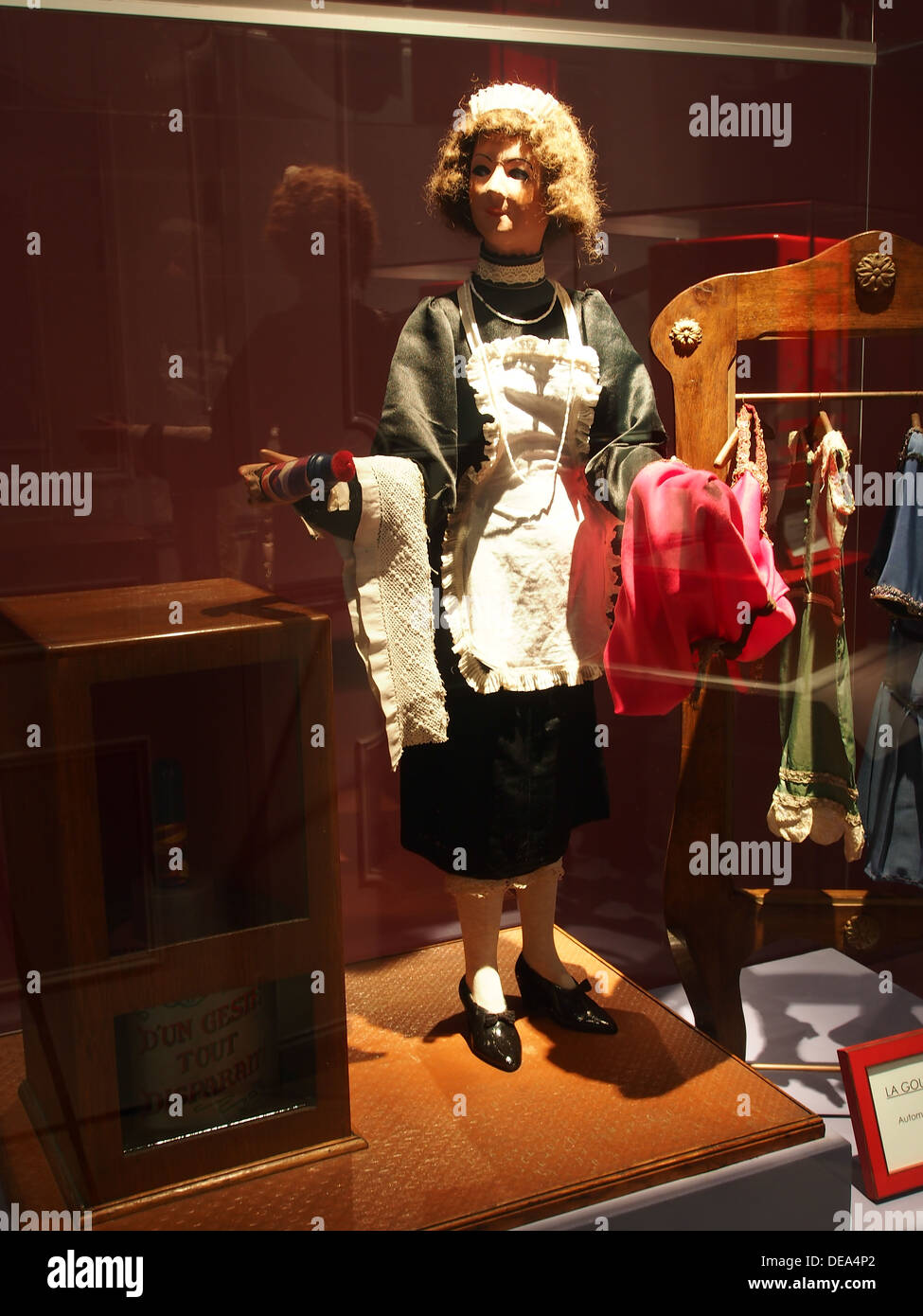 Automata figures hi-res stock photography and images - Alamy